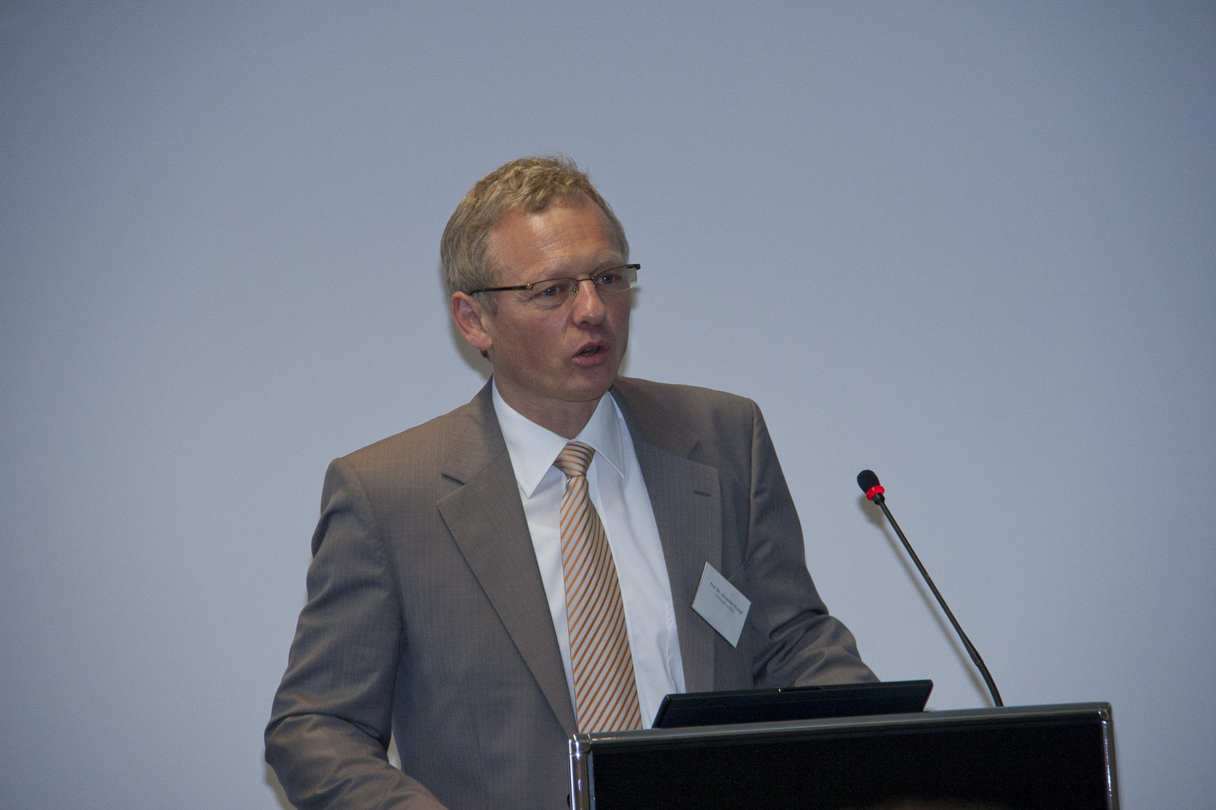 Centre for Financial Research (CFR) - University of Cologne | Institut ...